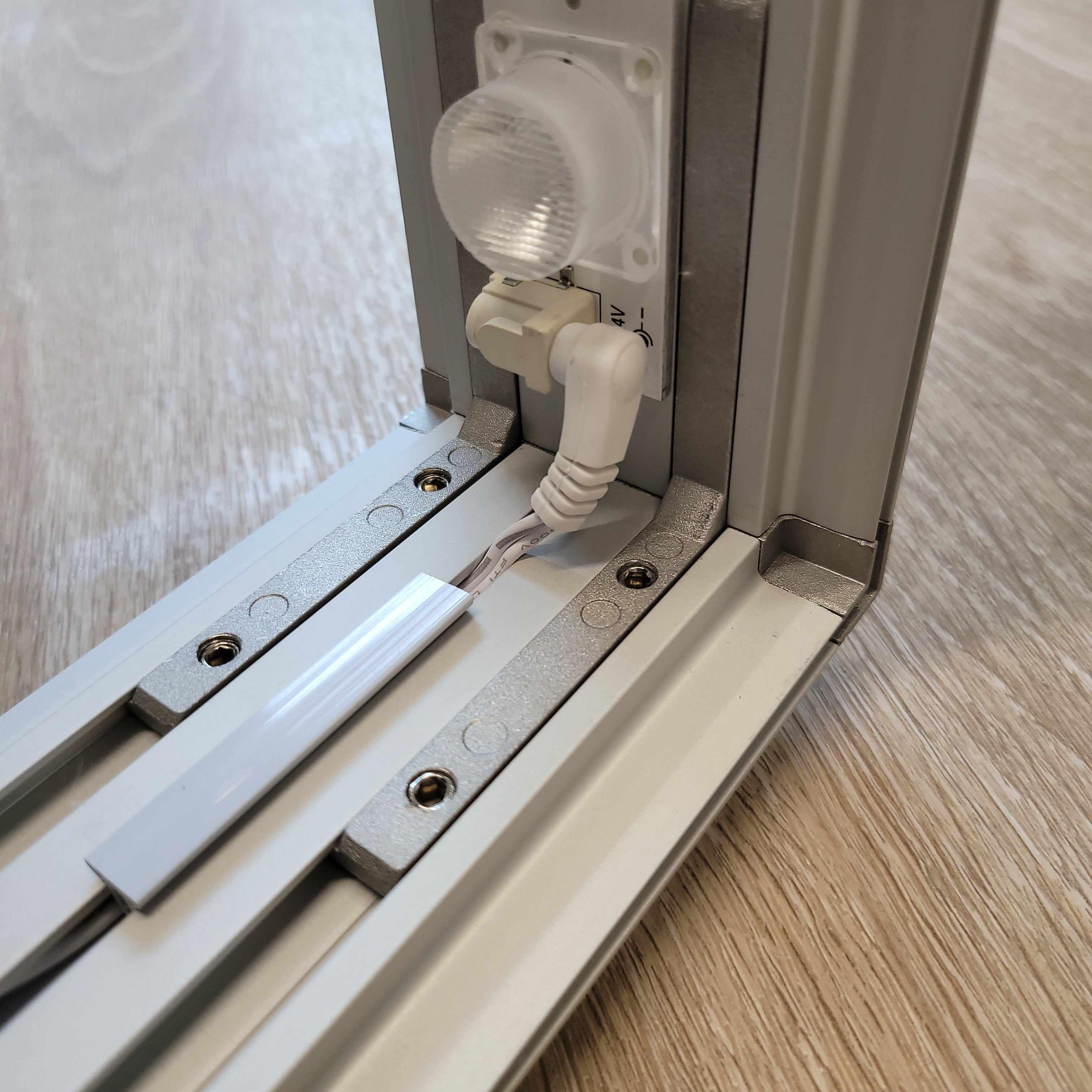 HALO LED Edge-Lit Lightbox Display + Graphics | Coker Expo | UK